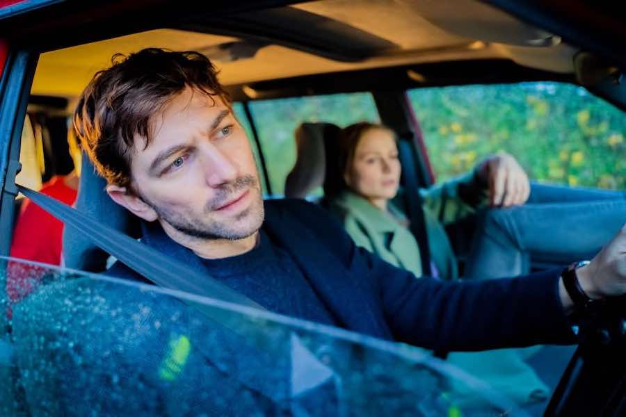Review: The Last Right (2019) - FilmiTips.Com